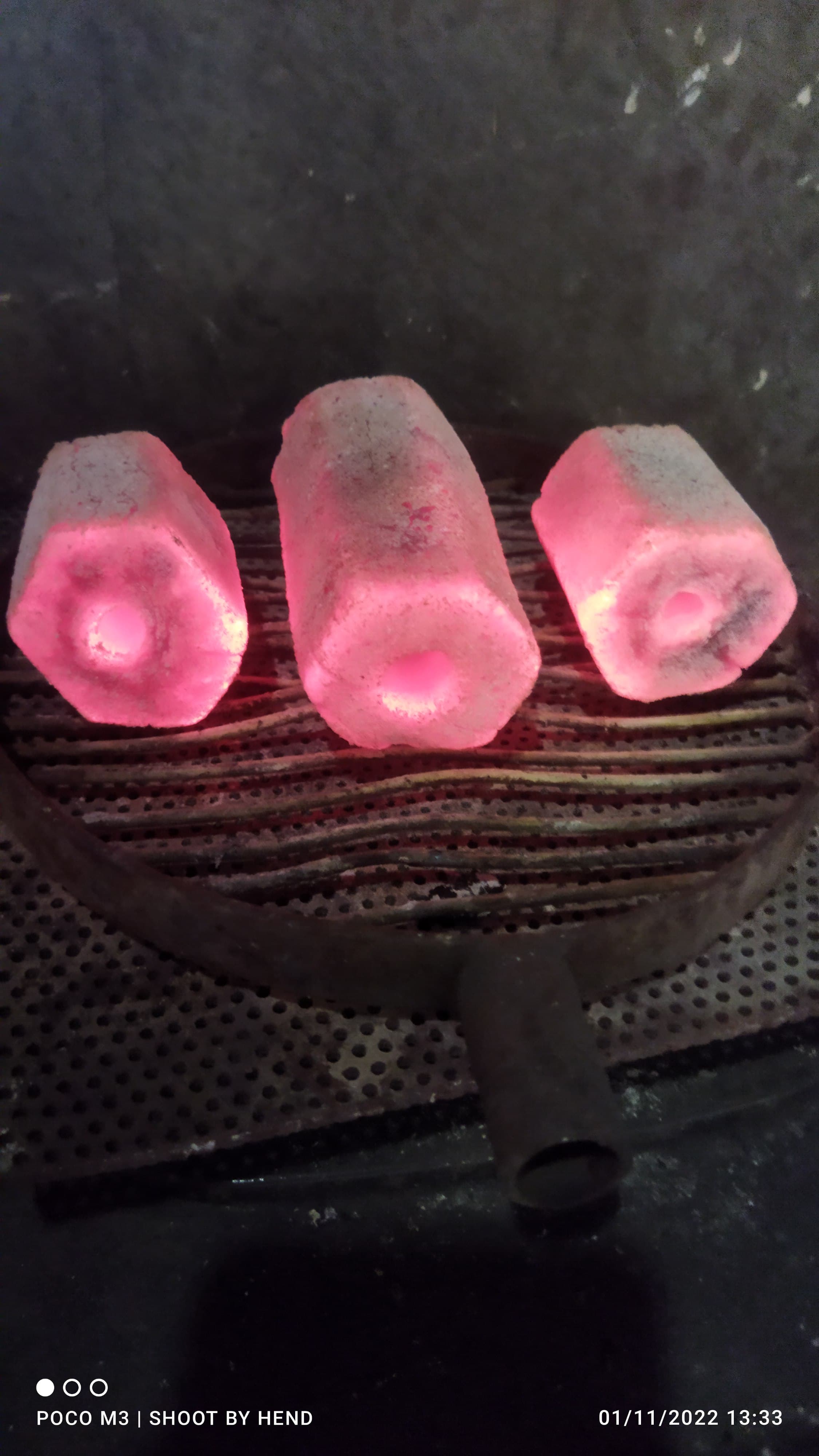 Briket Arang Grade - Premium Coconut Charcoal Briquettes