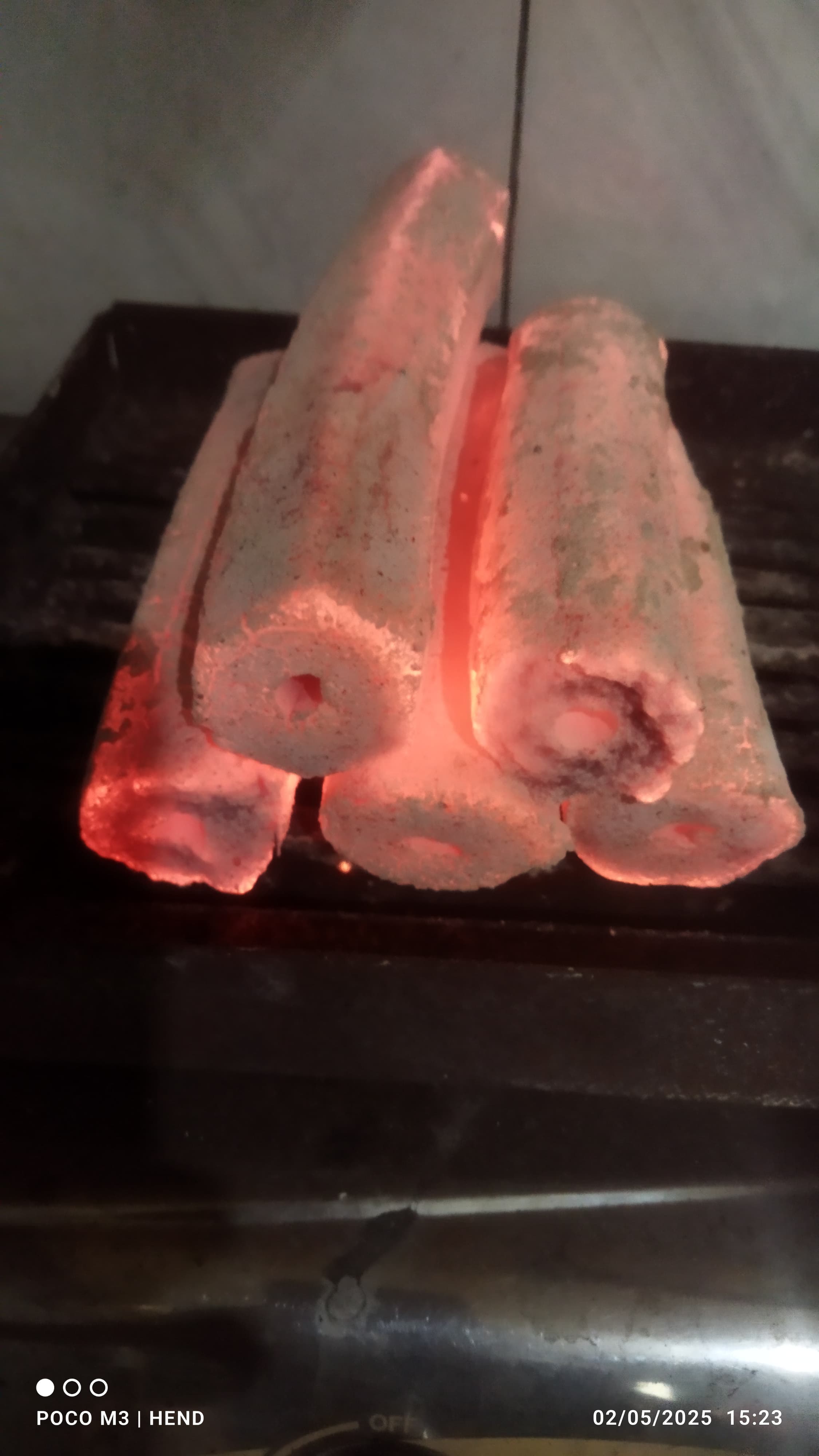 Briket Arang Grade - Premium Coconut Charcoal Briquettes